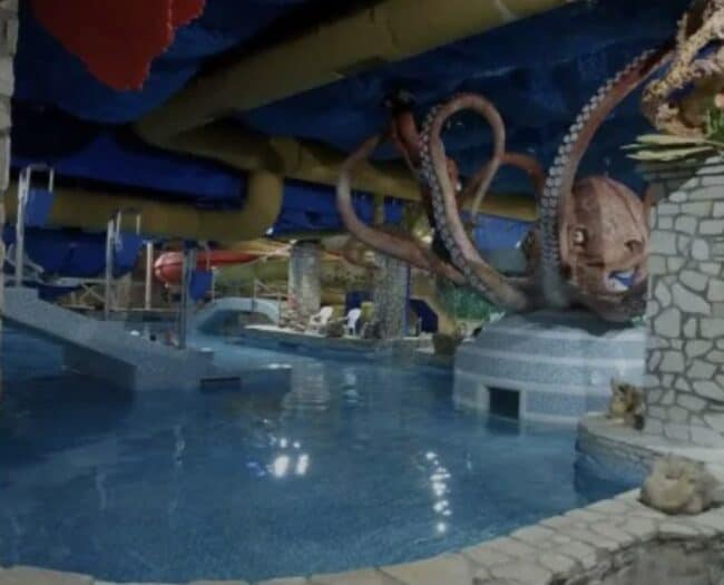 32 Creepiest Pool Rooms That Stay Swimming In The Minds Of All Who See Them