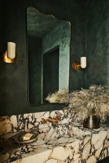 40+ Dark Green Home Designs That Feel Like Living In A Lush Forest Dream