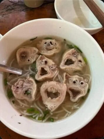 50 Funny Pareidolia Pictures That’ll Make You Do A Double Take