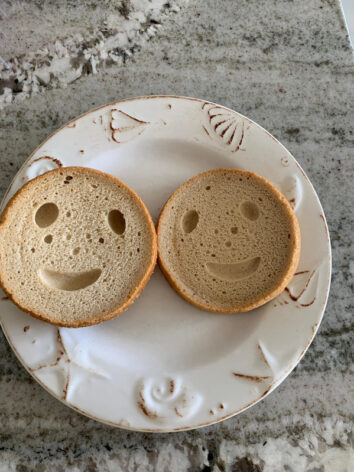 50 Funny Pareidolia Pictures That’ll Make You Do A Double Take