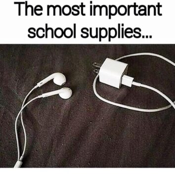 35 Funny Headphones Memes For People Who Live Life On Noise-Canceling Mode
