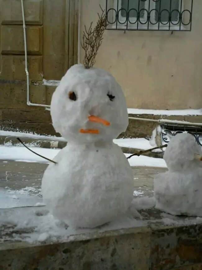 46 Funny Snow Sculptures That Ain't Your Average Snowman