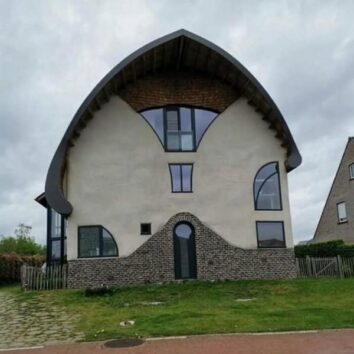 20 Weirdest Belgian Home Designs That Defy All Logic And Reason