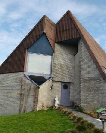 20 Weirdest Belgian Home Designs That Defy All Logic And Reason