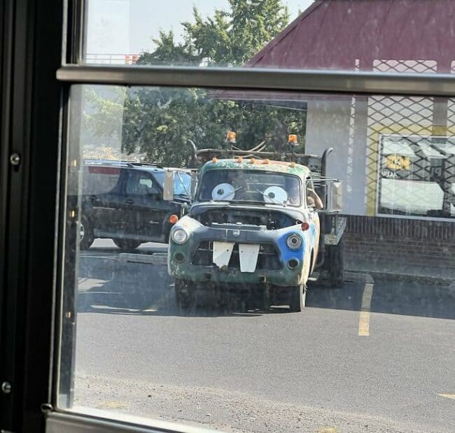 30 Ridiculous Rides From The "Messed Up Cars" Twitter Account