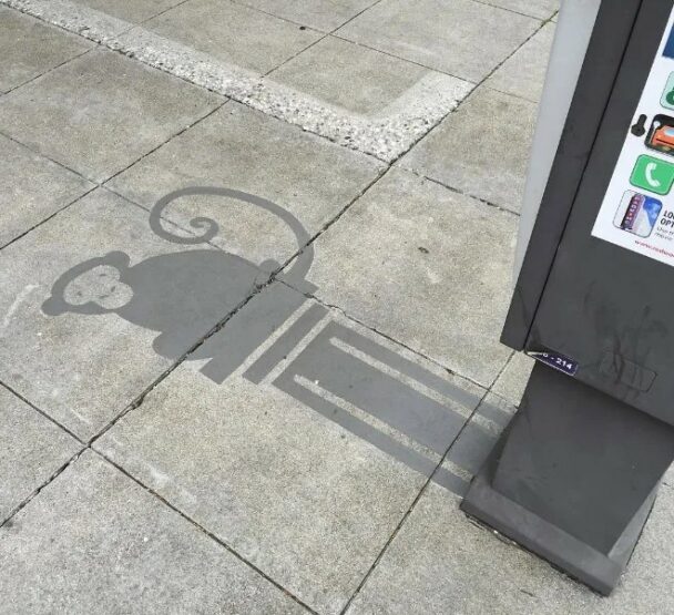 20 Times This Street Artist's Fake Shadows Left People Utterly Confused