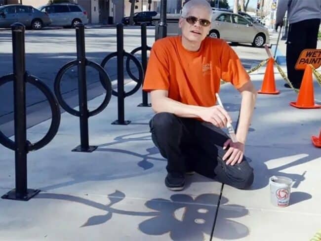 20 Times This Street Artist's Fake Shadows Left People Utterly Confused