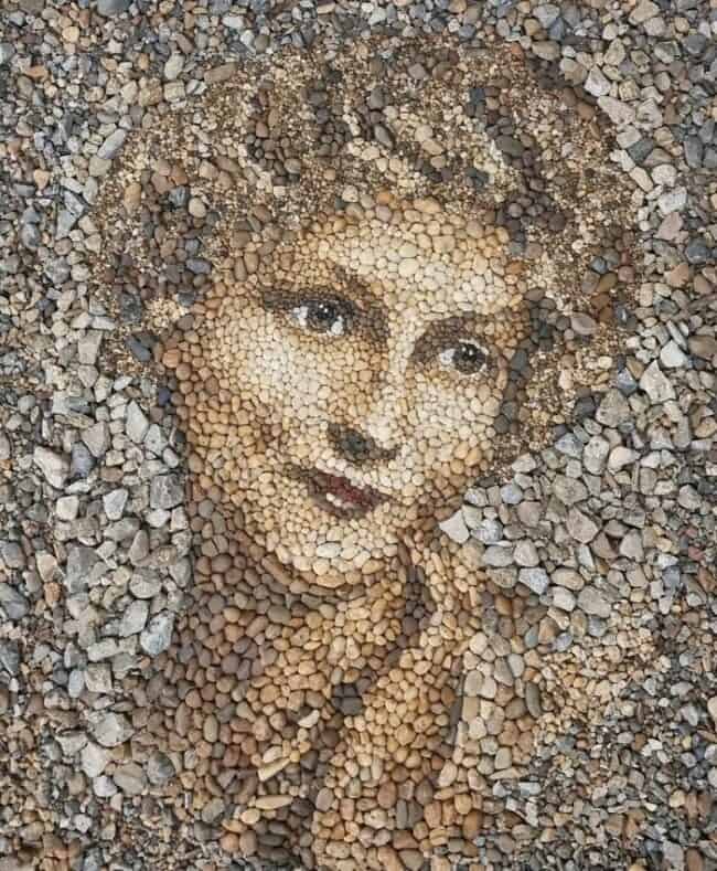 50 Incredible Portraits Made Using Only Pebbles From Artist Justin Bateman