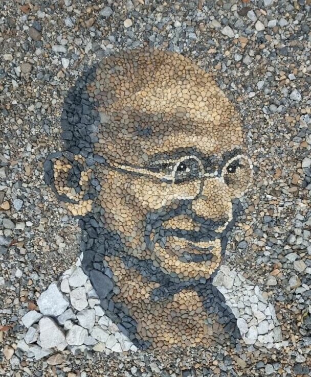 50 Incredible Portraits Made Using Only Pebbles From Artist Justin Bateman