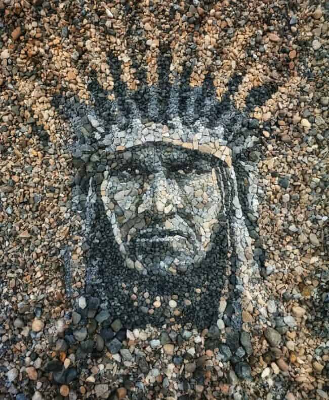 50 Incredible Portraits Made Using Only Pebbles From Artist Justin Bateman