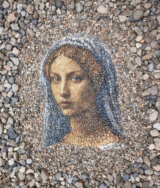 50 Incredible Portraits Made Using Only Pebbles From Artist Justin Bateman
