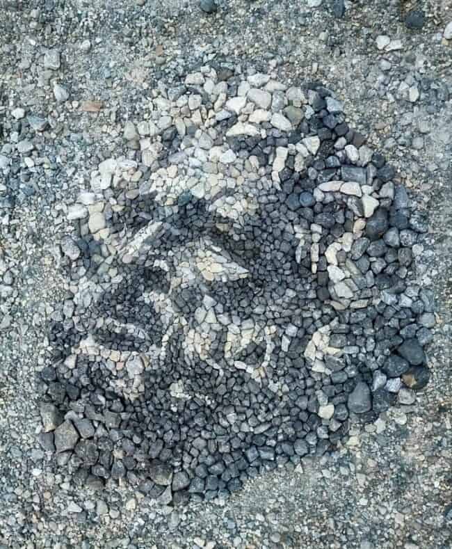 50 Incredible Portraits Made Using Only Pebbles From Artist Justin Bateman