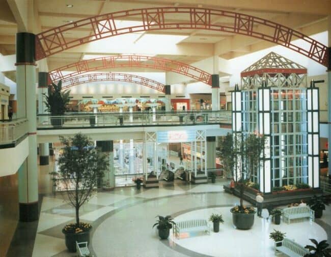 30+ Nostalgic Mall Images Showing Why Previous Generations Spent All ...