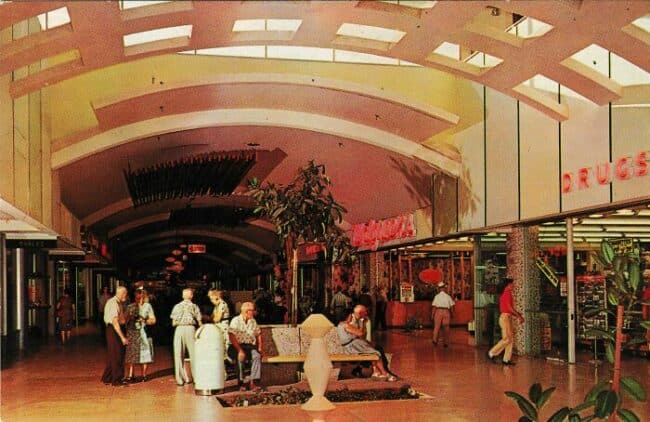 30+ Nostalgic Mall Images Showing Why Previous Generations Spent All ...