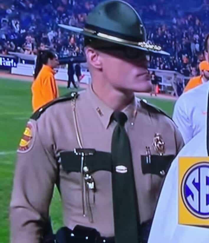 50 Unhinged Pictures That Have No Business Going This Hard