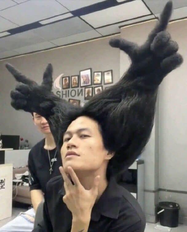 50 Unhinged Pictures That Have No Business Going This Hard