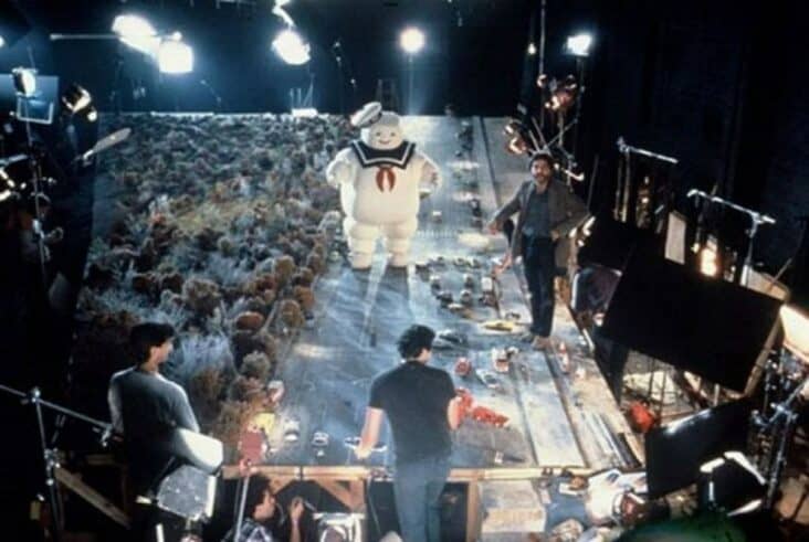 46 Iconic Behind The Scenes Special FX Shots From The Movies We Love