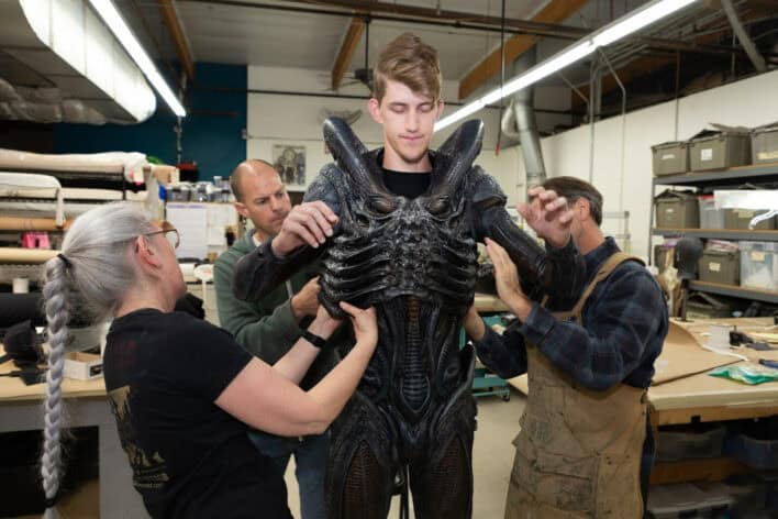 46 Iconic Behind The Scenes Special FX Shots From The Movies We Love