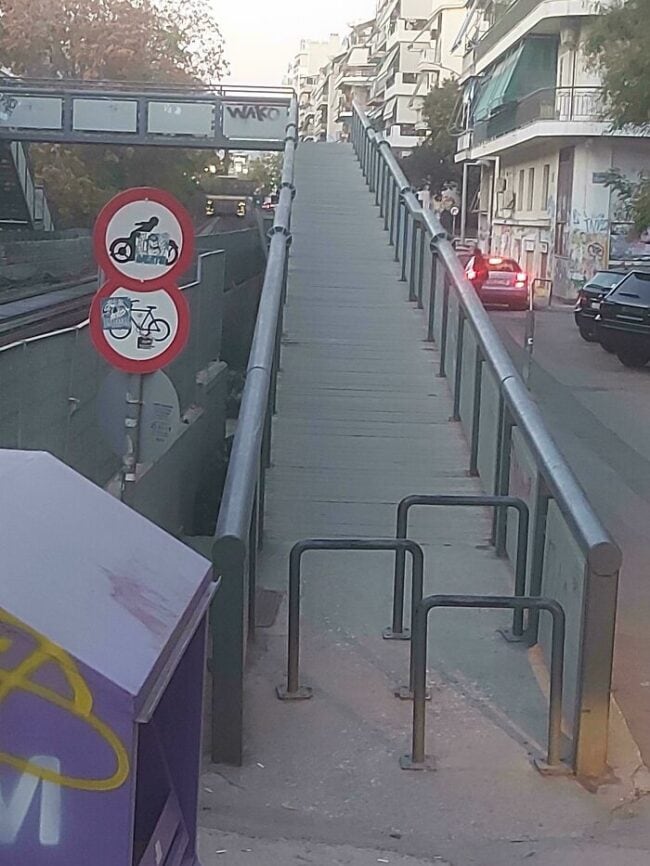 30 Dangerously Stupid Designs That Are Accidents Waiting To Happen