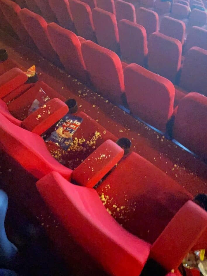 34 Worst Cases Of Entitled People Who Clearly Think They’re The Main ...