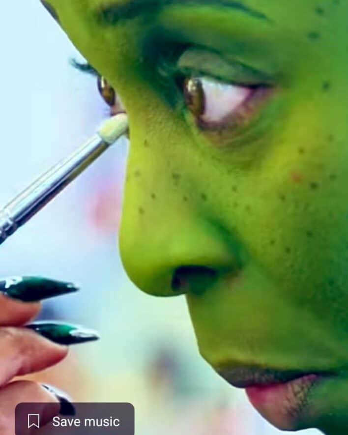32 Real Behind The Scenes Pics From Movies, Shows, And Games So Weird ...
