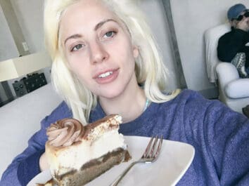 28 Photos Of Female Celebrities Without Makeup That Feel Refreshingly ...