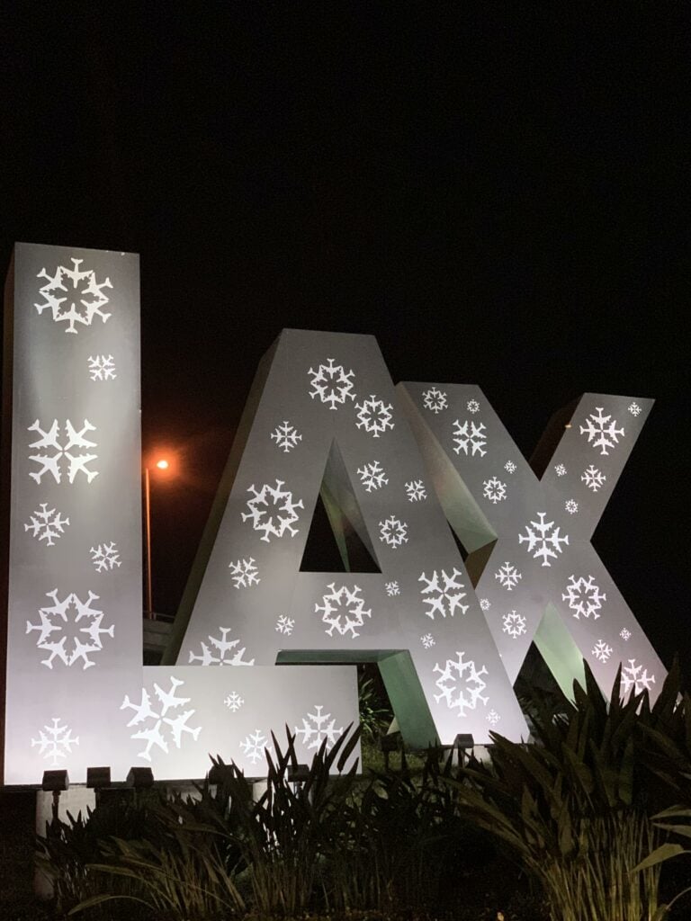 40 Brilliant Sign Design Examples That Get Their Messages Across In ...