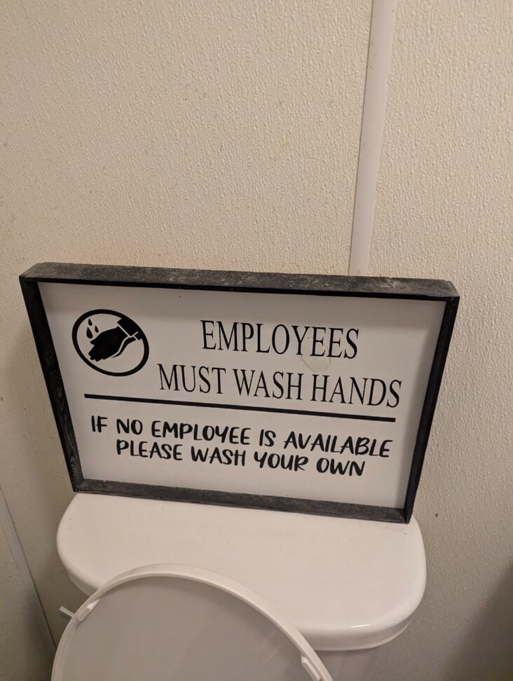 30 Hilarious Signs That Prove The World Is Just One Big Meme (June 7, 2025)