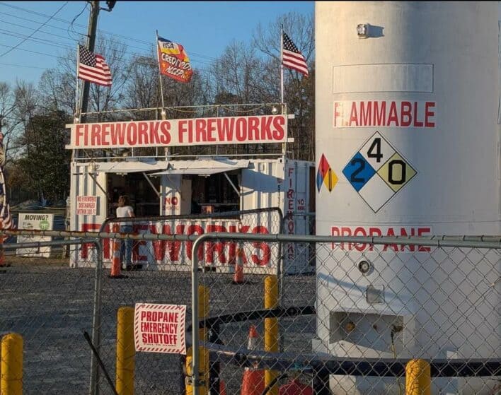 32 Hilariously Unsafe Workplace Fails That Would Make OSHA Cry