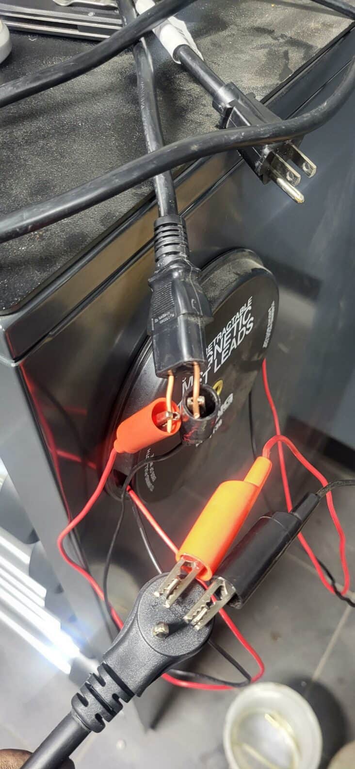 32 Hilariously Unsafe Workplace Fails That Would Make OSHA Cry