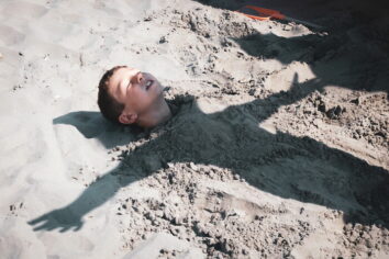 30 Perfectly Timed Street Photos Where Artist Luca Regoli Captured What ...