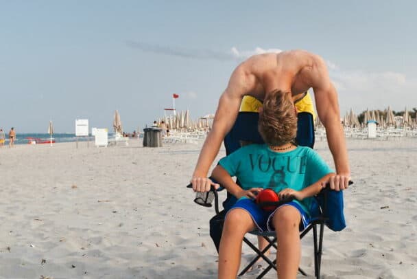 30 Perfectly Timed Street Photos Where Artist Luca Regoli Captured What ...
