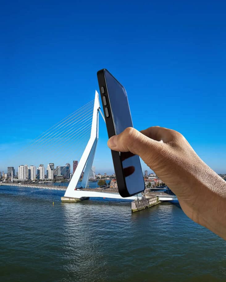 35 Clever Photos From Hugo Suíssas That Use Perspective To Play With ...