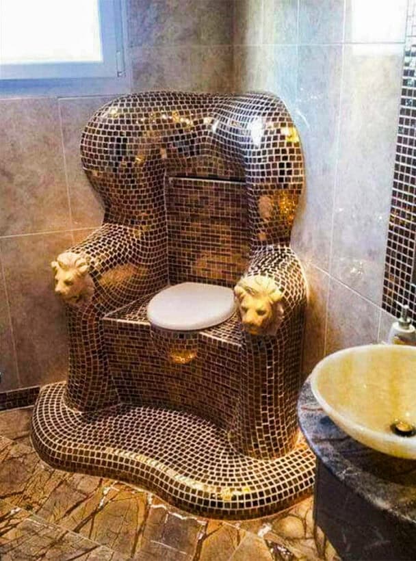 35 Funniest Bathroom Design Fails That'll Have You Choosing To Hold It ...