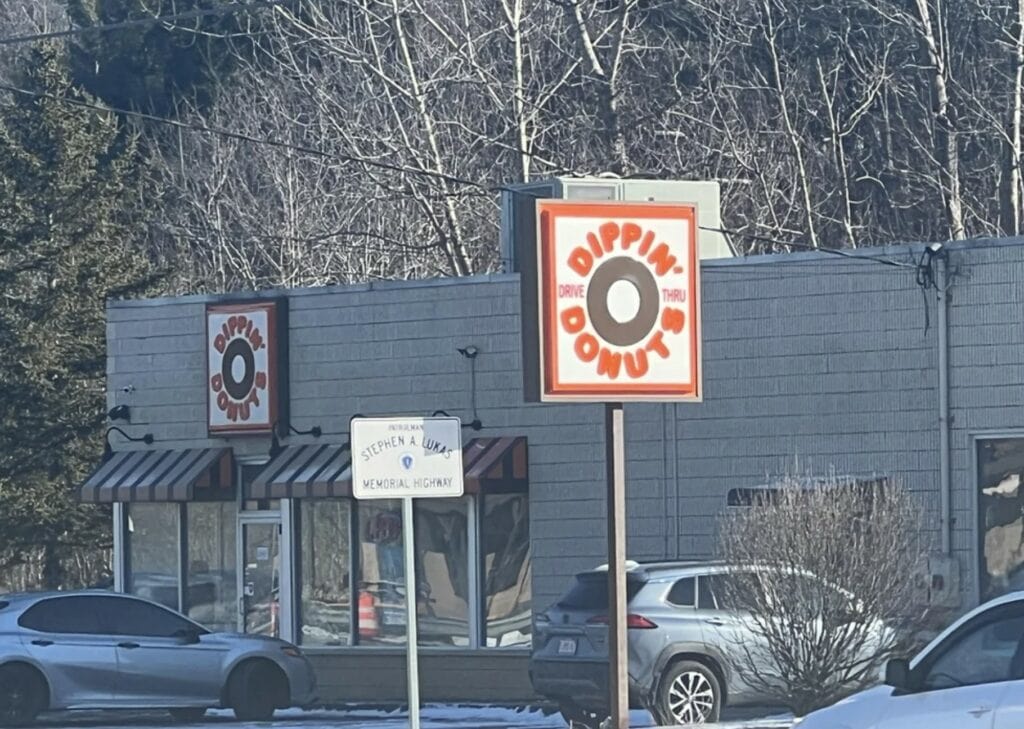 25+ Hilarious Off Brand Fails Trying Unconvincingly To Not Look Like ...