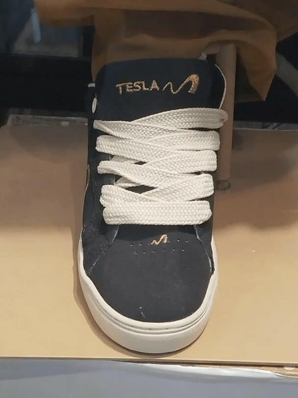 25+ Hilarious Off Brand Fails Trying Unconvincingly To Not Look Like ...