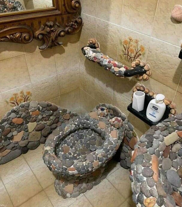 45 Awful Design Fails From Designers Who Turned Poor Choices Into A Career
