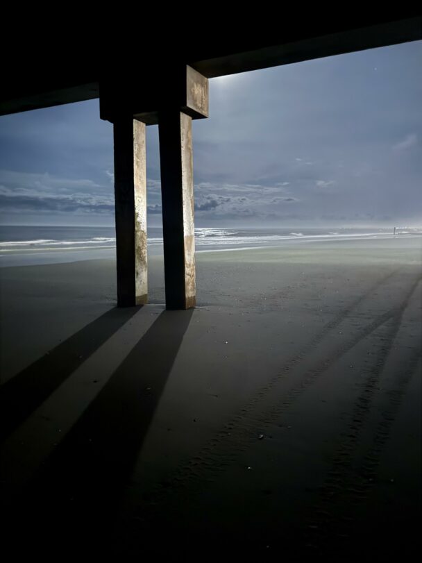 30 Liminal Spaces That Made Us Feel Like Reality Has Some Holes In It