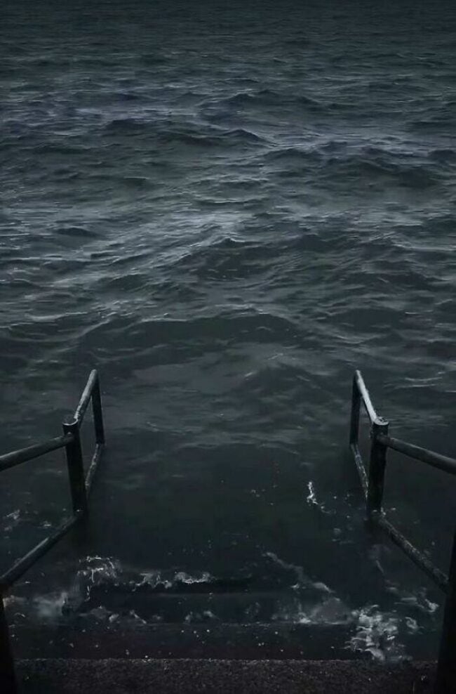 45 Unsettling Ocean Pictures That'll Give You A Healthy Fear And ...