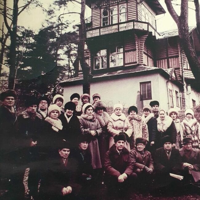 35 Chilling And Unexplained Ghost Encounters From People Shook To Their ...