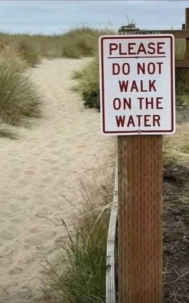30 Funny Signs Posted For Humor, And Because Some People Are Kinda Dumb