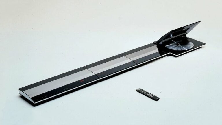 30 Retro Tech Pictures Of Cool Gadgets That Seem Ancient Now