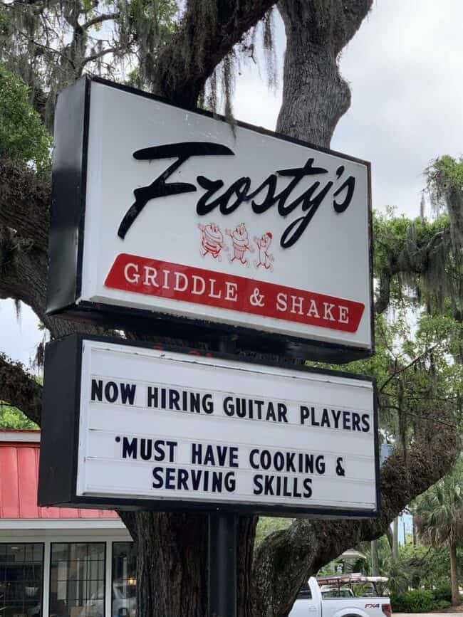 25 Fast Food Now Hiring Signs That Are Funnier Than They Should Be