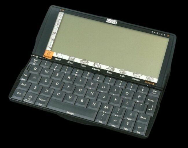 35 Retro Tech Pictures from The 70s Through The Early 00s Showing How ...
