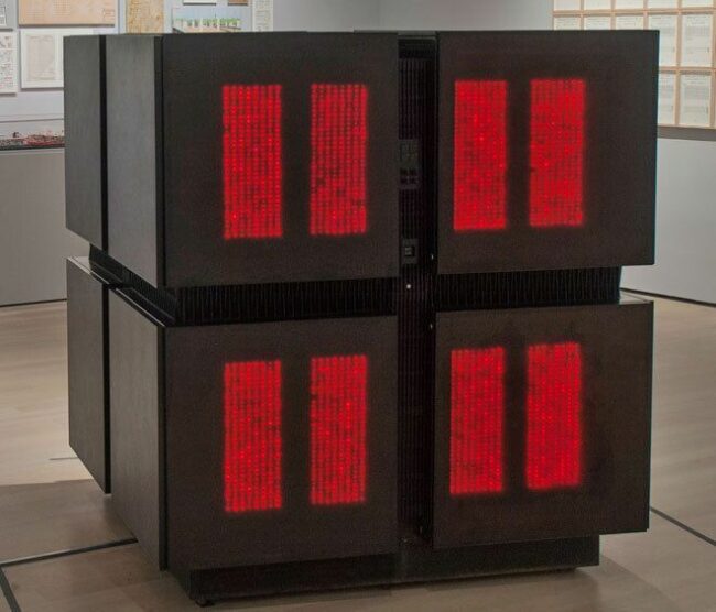35 Retro Tech Pictures from The 70s Through The Early 00s Showing How ...