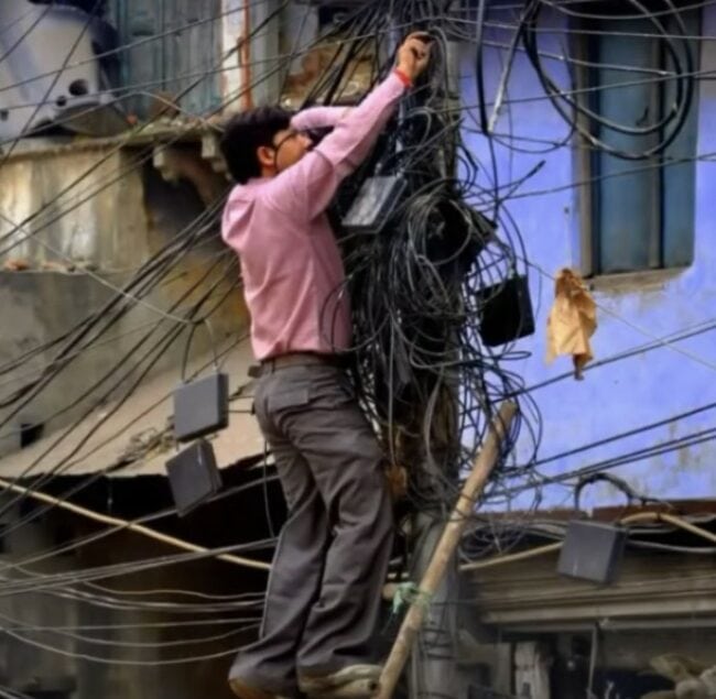 30 Ridiculous Electrician Fails That Prove Even Trade Schools Have D ...
