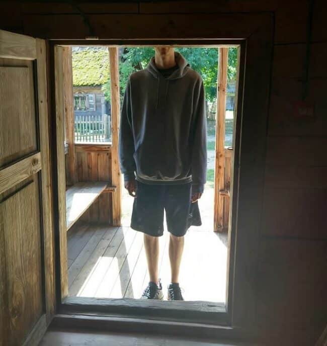 35 Tall People Problems That Short People Don't Understand