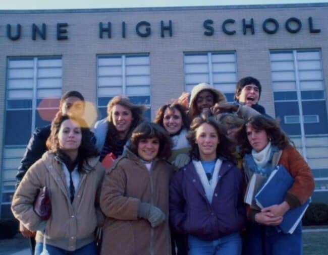 20 Nostalgic Pictures That'll Take 80s Kids Back To High School
