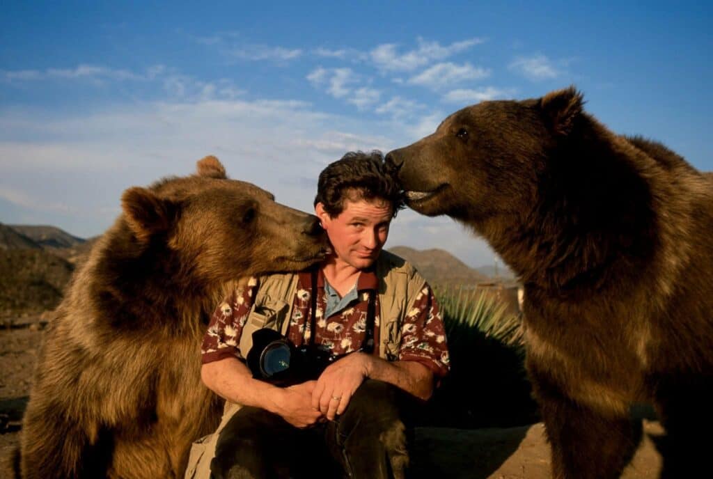 32 Curious Animals Interrupting Wildlife Photographers With Perfect ...