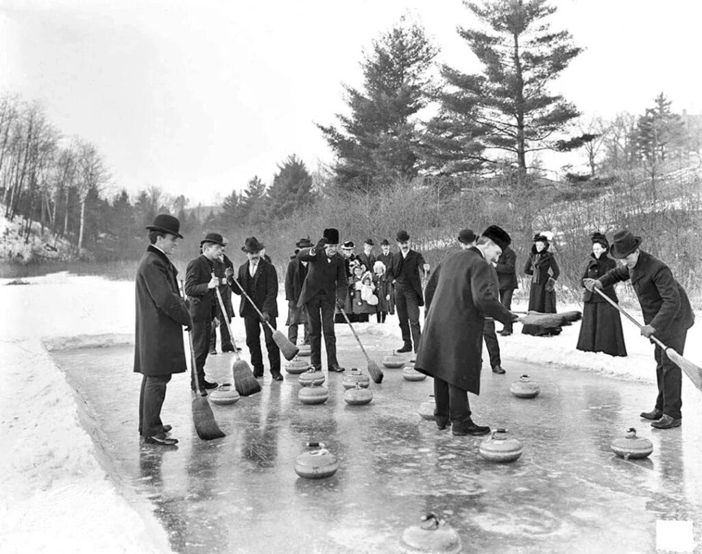 25 Historical Curling Photos Showing What The Sport Used To Look Like